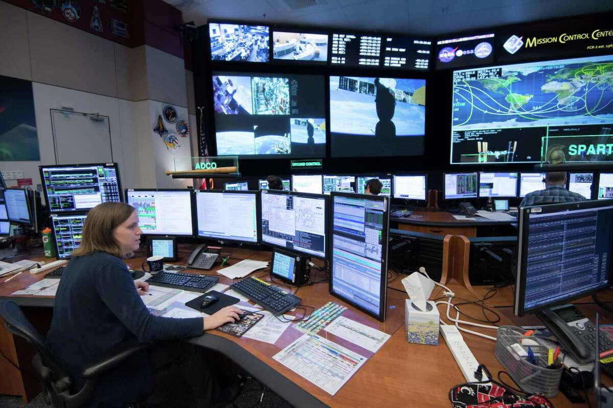 Four join elite class of NASA flight directors, to start training for ...