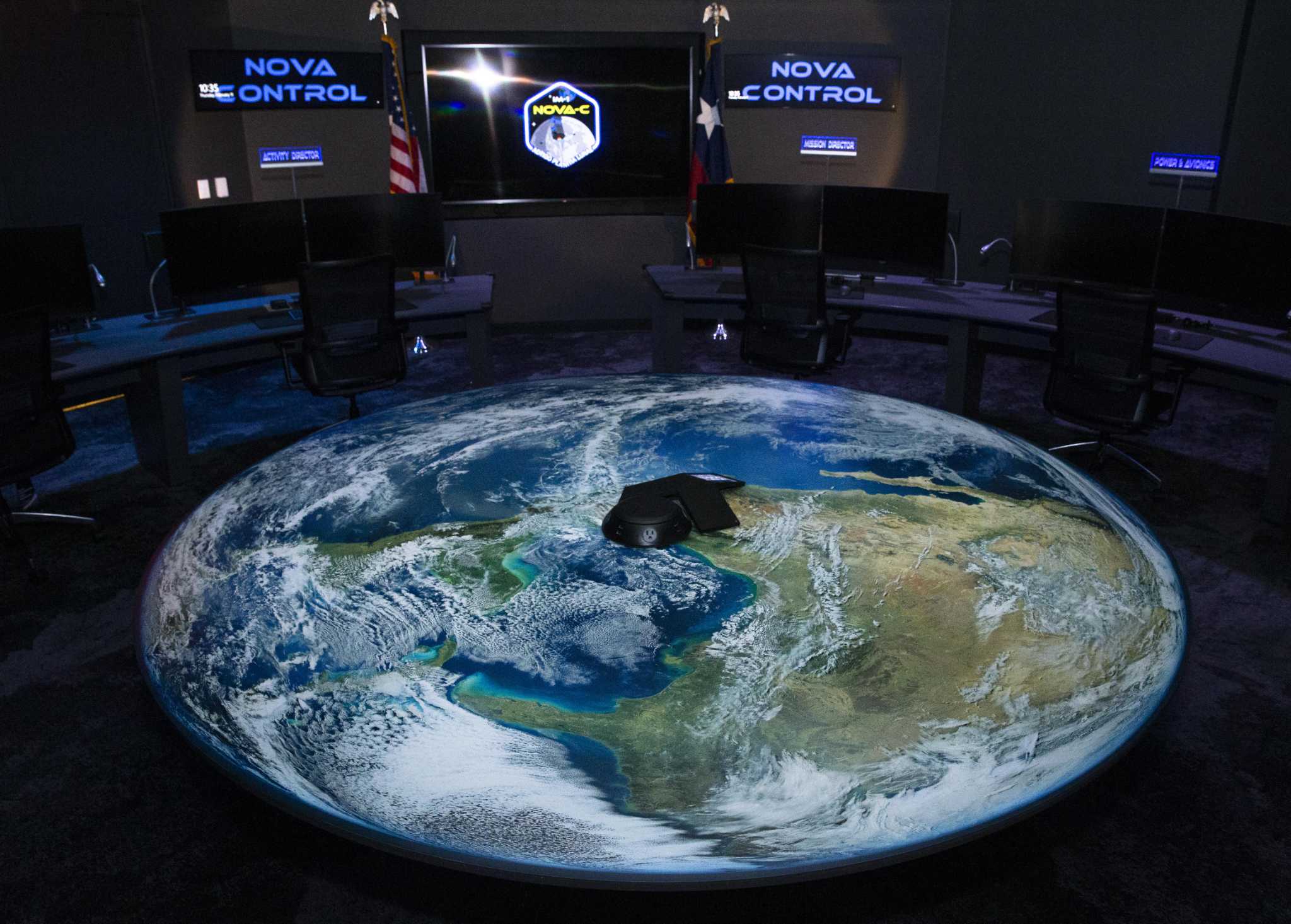 Houston-based Intuitive Machines unveils new mission control center