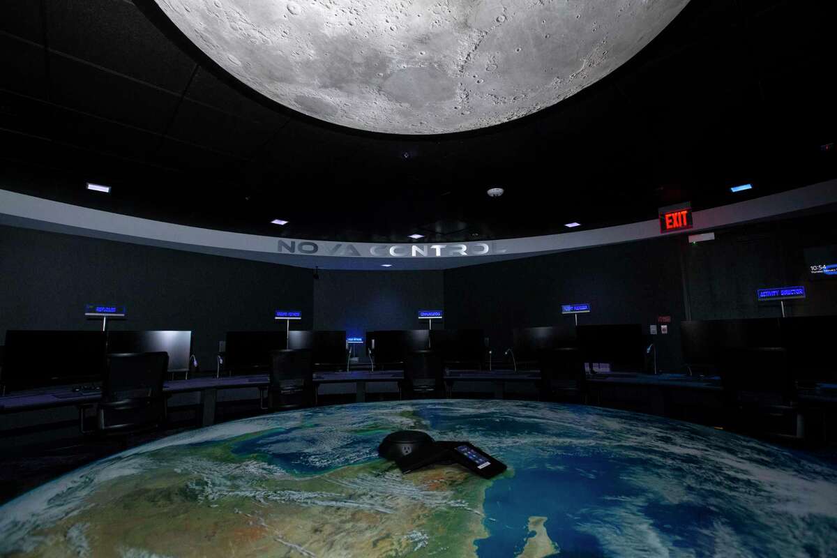 Houston-based Intuitive Machines unveils new mission control center