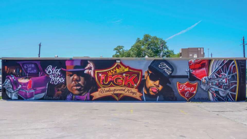 Scarface mural downtown encourages residents to mask up