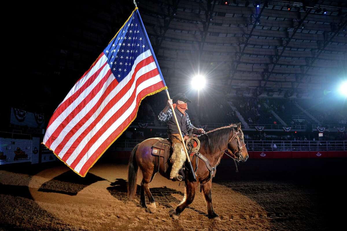 Coronavirus, venue change don’t stop veteran announcers from calling ...