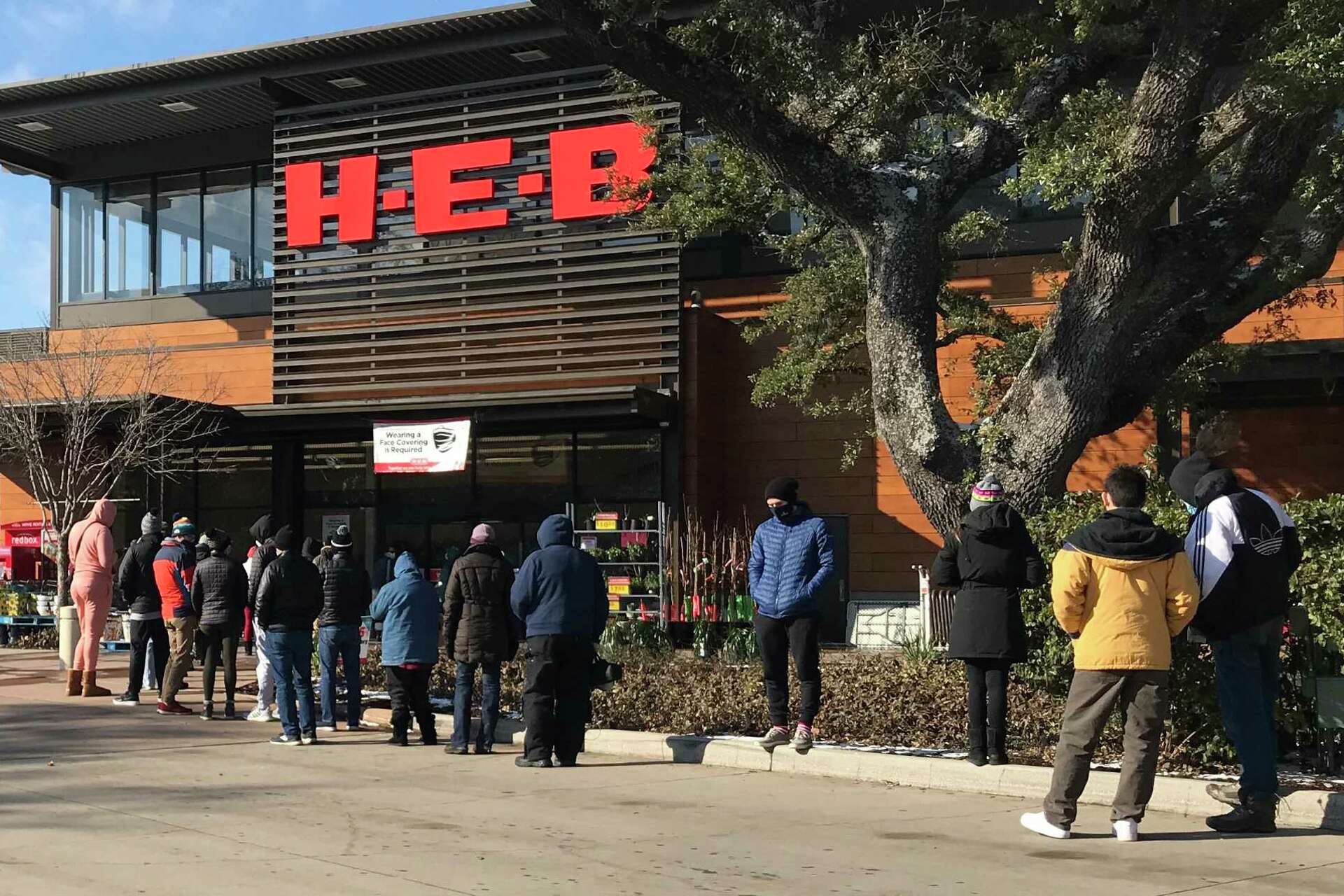 New Katy H-E-B fulfillment center is company's largest facility in US