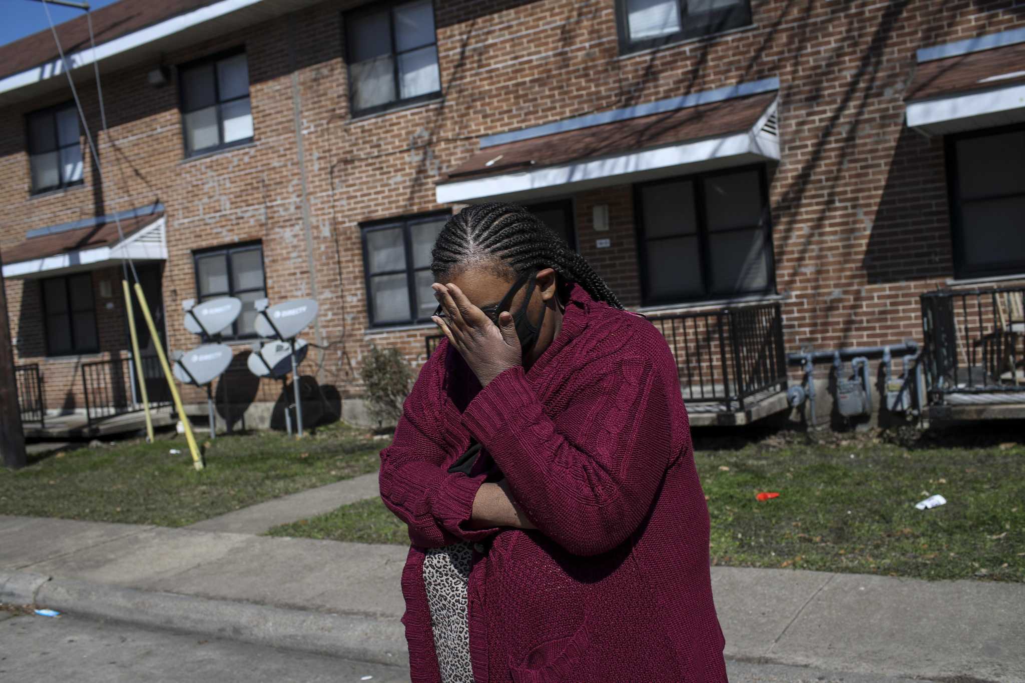 Cuney Homes residents spend more than 24 hours in dark and cold