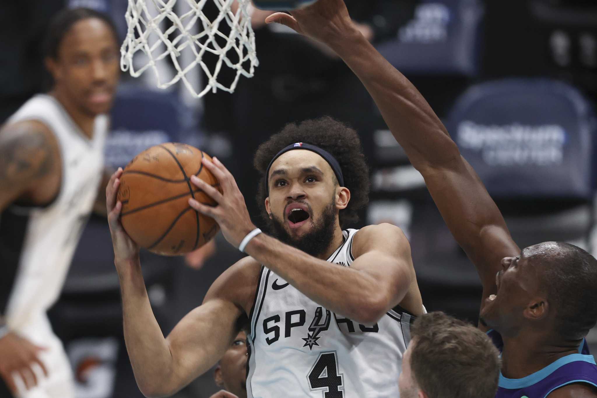 The Spurs were finally rolling. Then COVID-19 shut them down.
