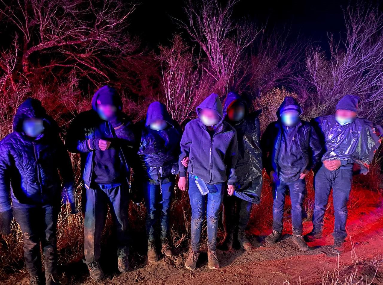 U.S. Border Patrol agents rescue immigrants from freezing weather