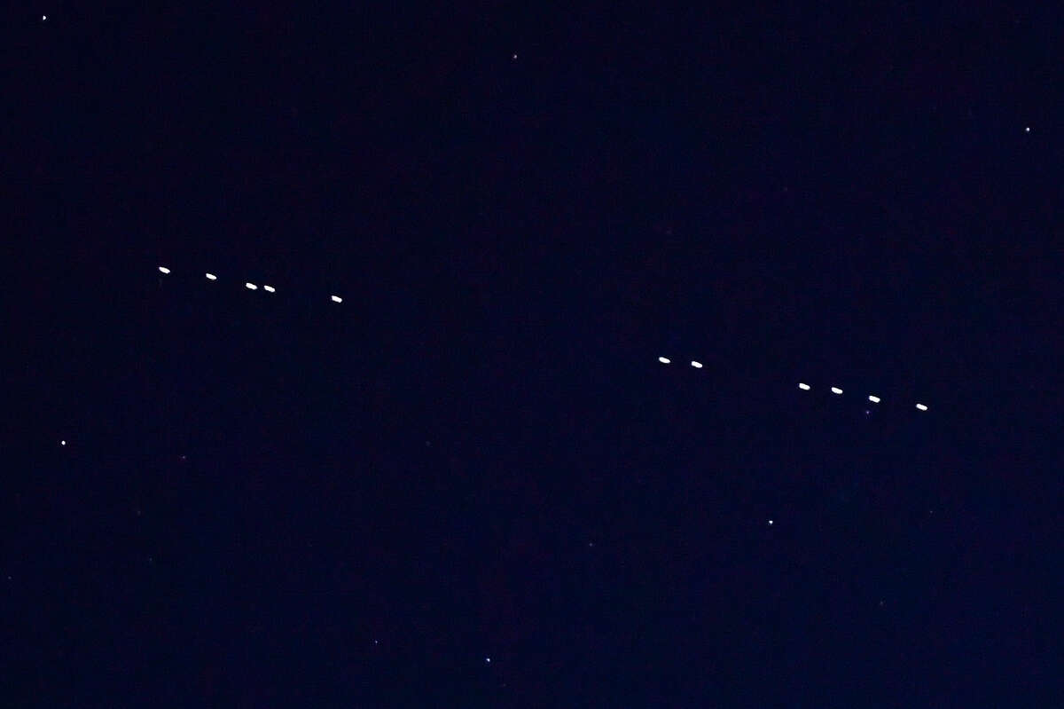 Strange and mysterious string of lights spotted in Bay Area sky