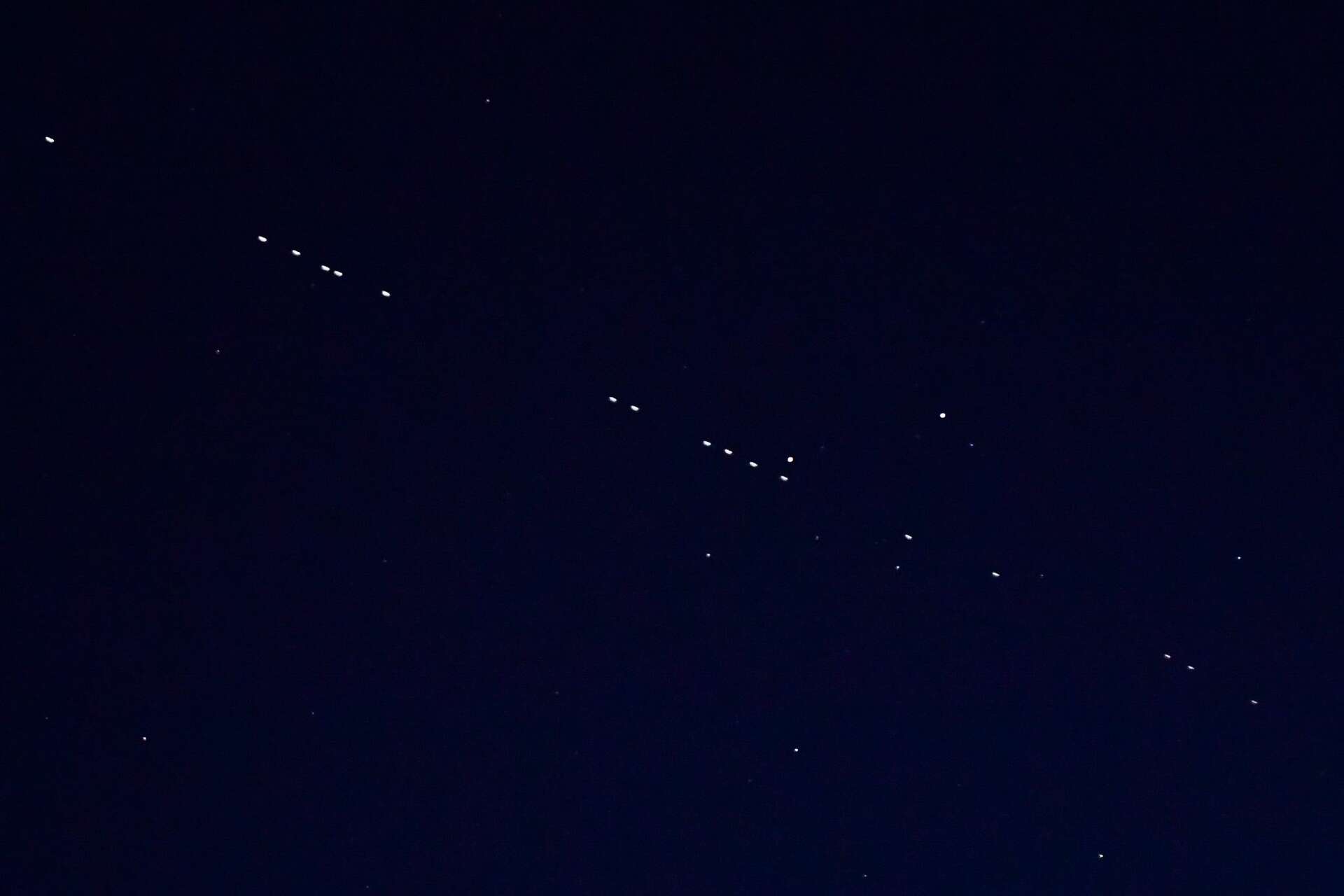 Strange and mysterious string of lights spotted in Bay Area sky
