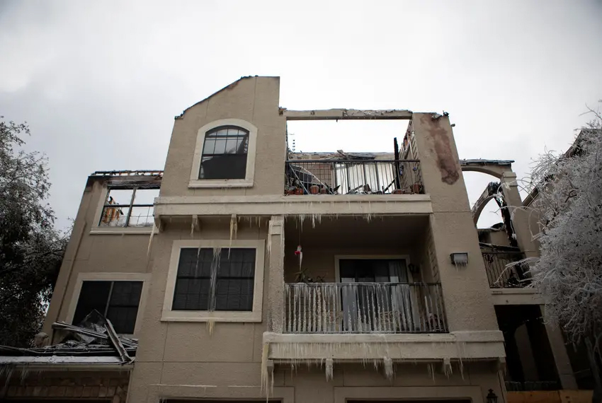 Busted pipes, water damage, hotel bills: As power flickers on, costs ...