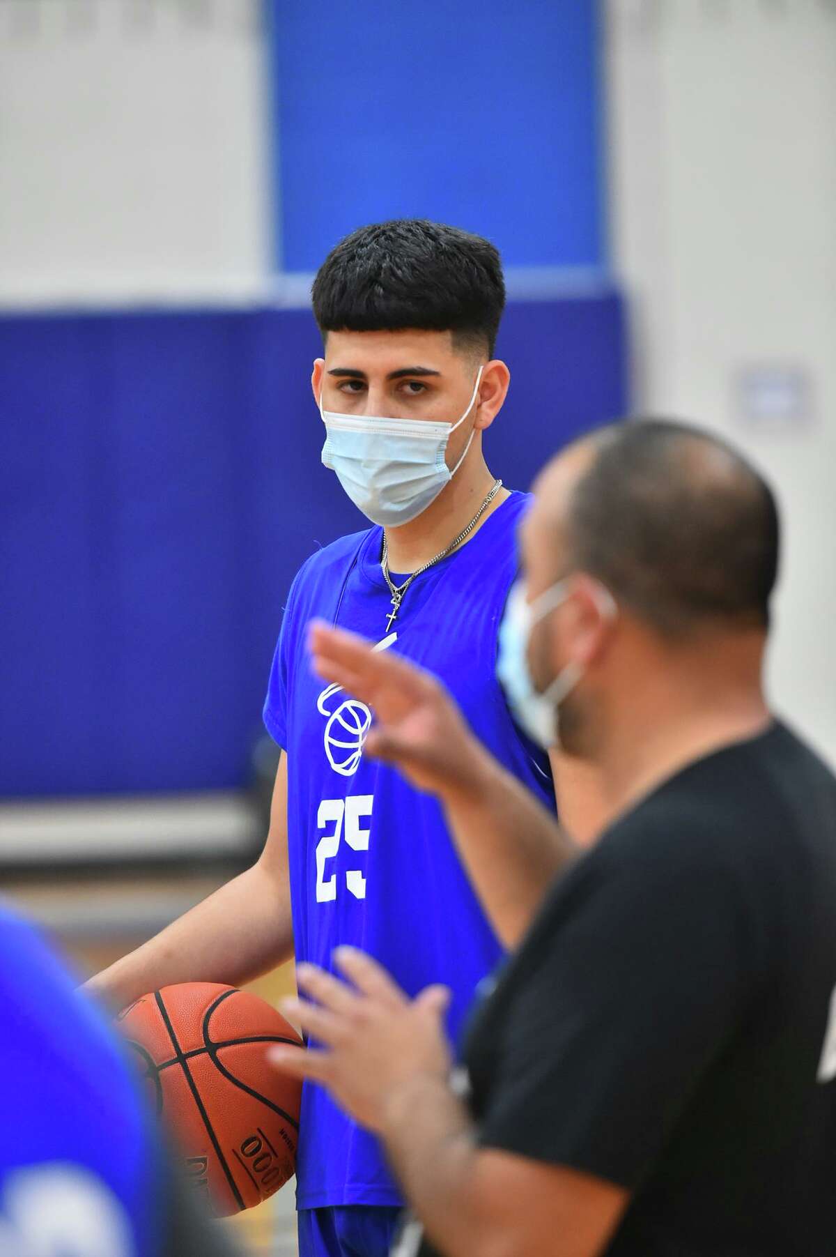 Our Lady of the Lake’s Jonathan Ochoa returns to basketball after COVID ...