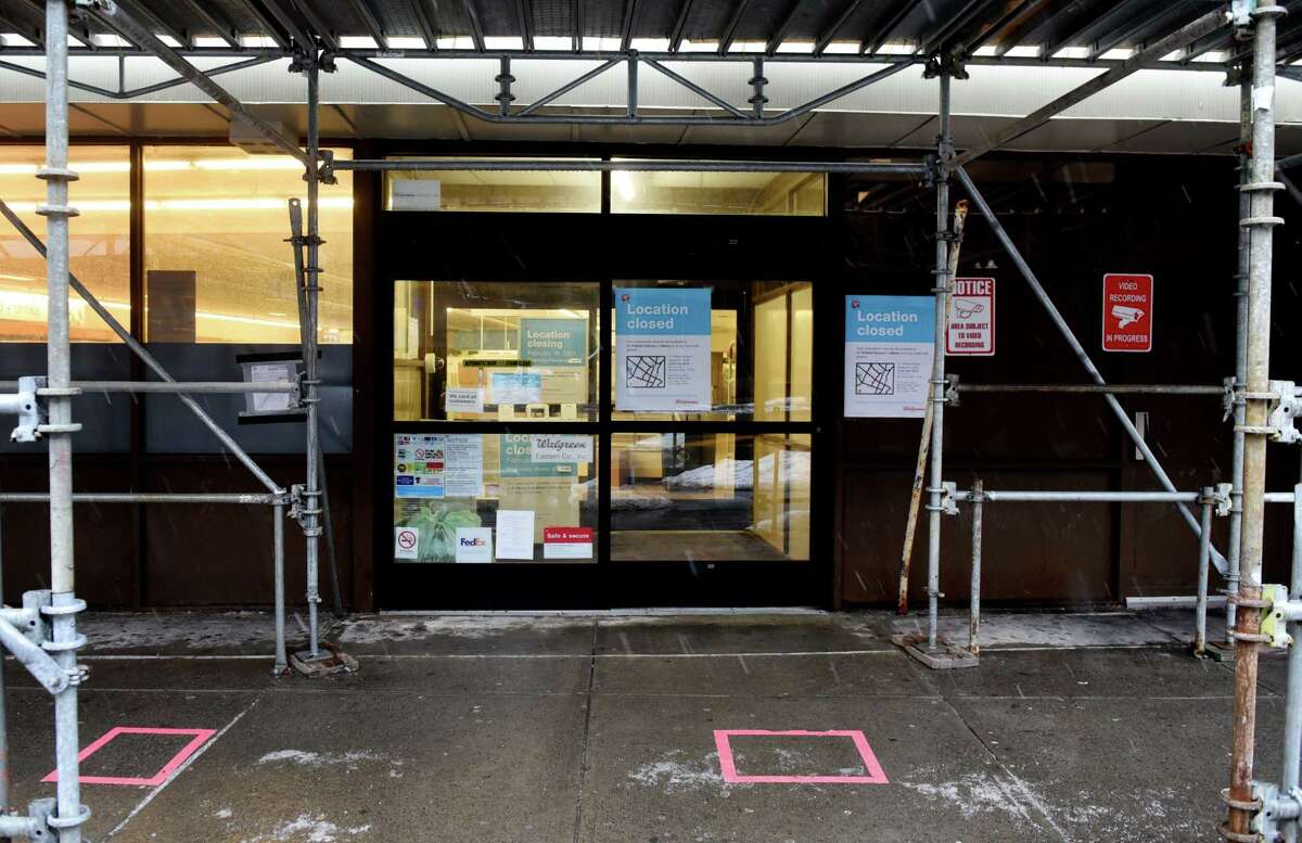 Closings of two Walgreens raise pharmacy desert concerns