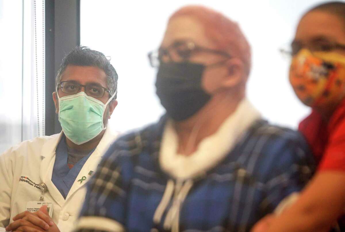 Houston woman delivers her baby after positive COVID test, then stays ...