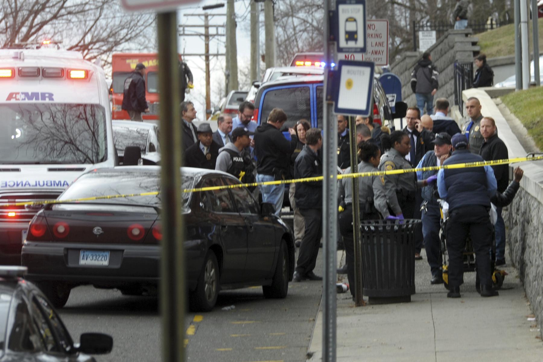 Feds indict more alleged Bridgeport gang members on murder ...