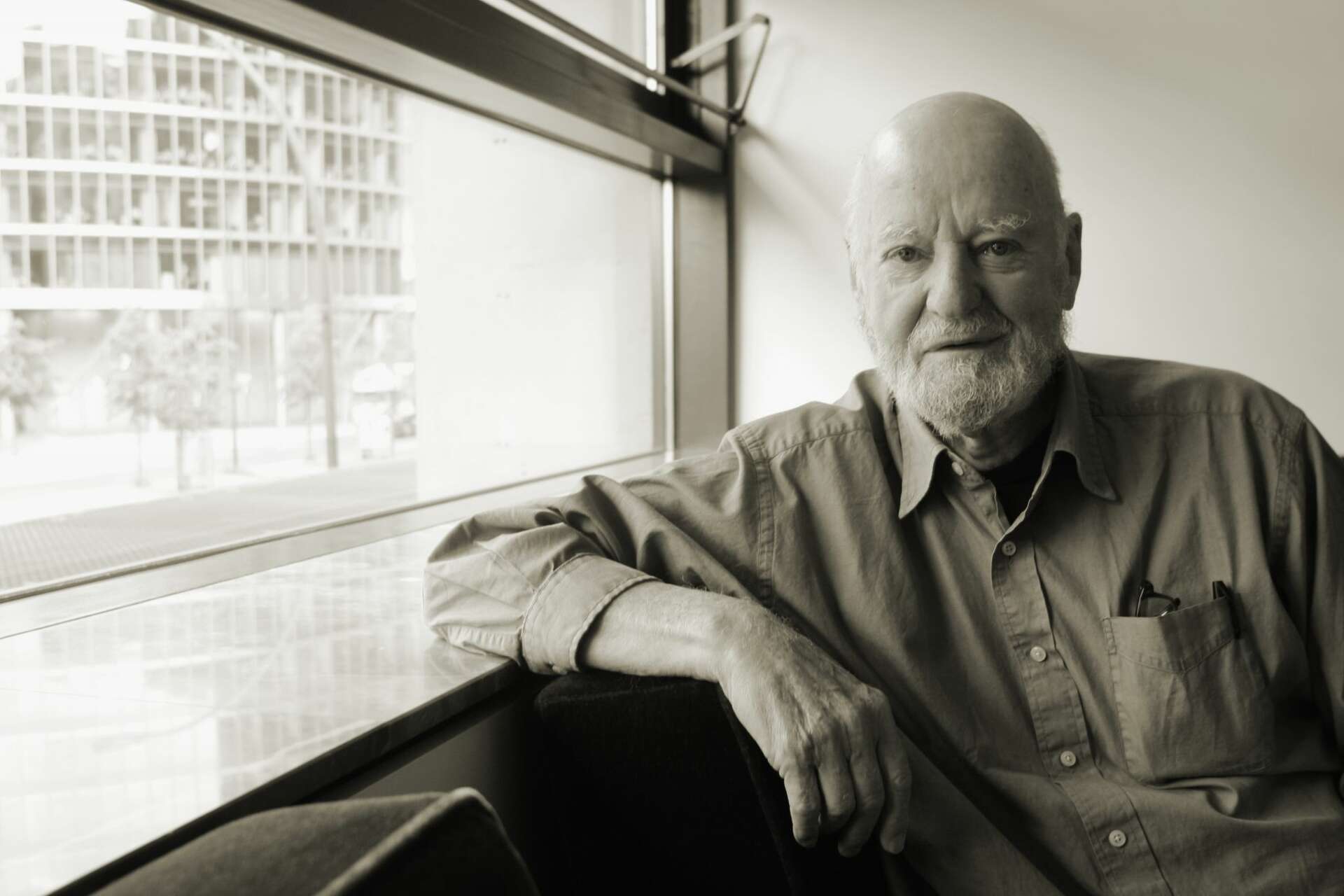 SF poet and City Lights founder Lawrence Ferlinghetti dies at 101
