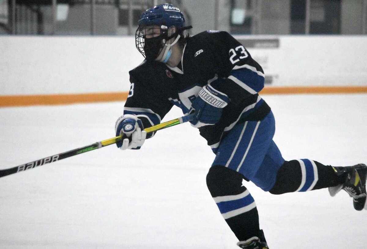 Darien gets back in the win column with road victory over Ridgefield