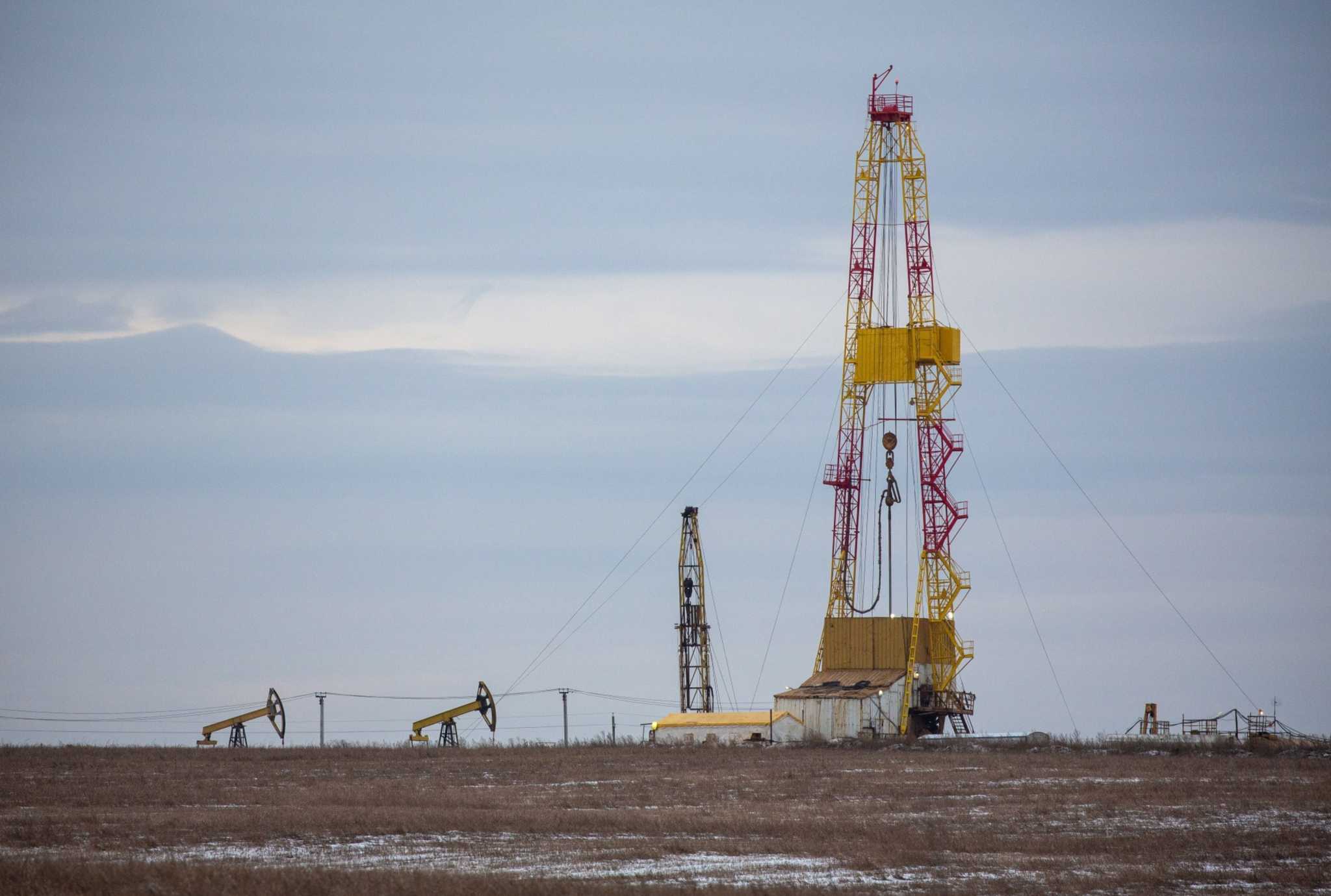Rig count climbs with oil prices