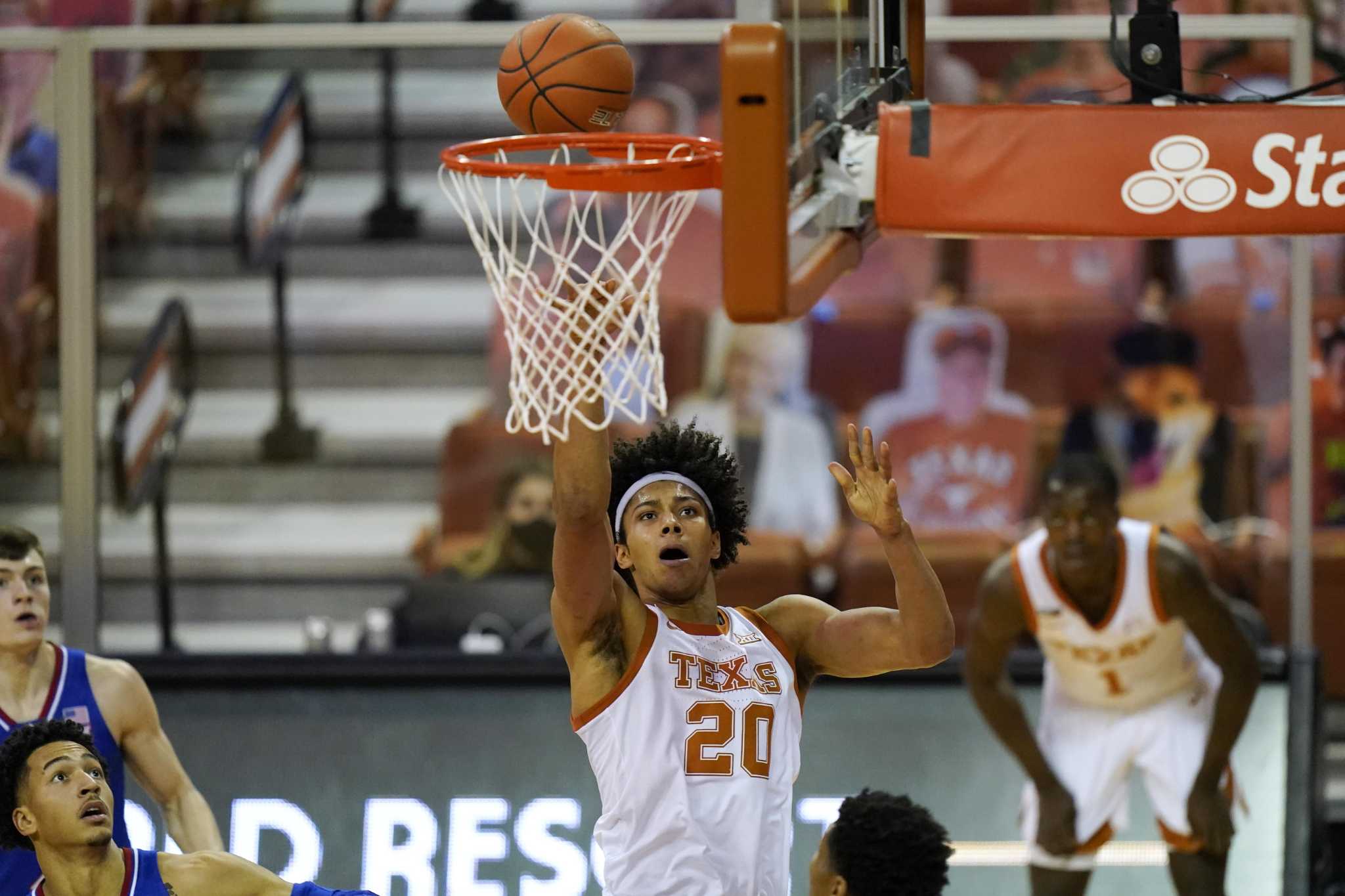As senior season nears end, Texas’ Jericho Sims steps up