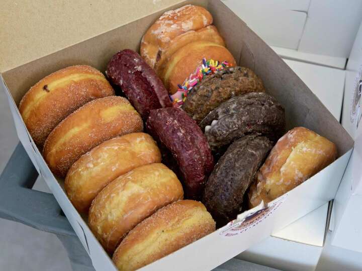 A dozen (plus) Connecticut donut shops