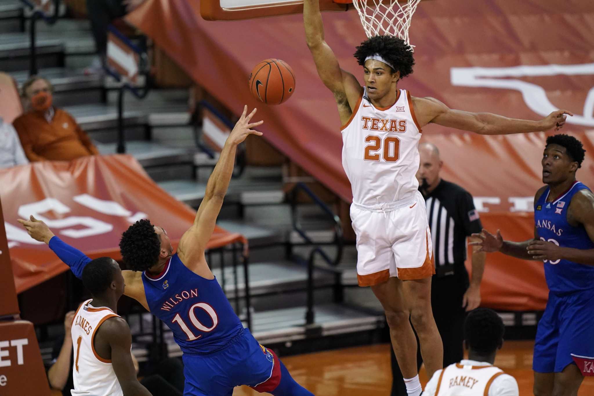 As senior season nears end, Texas’ Jericho Sims steps up