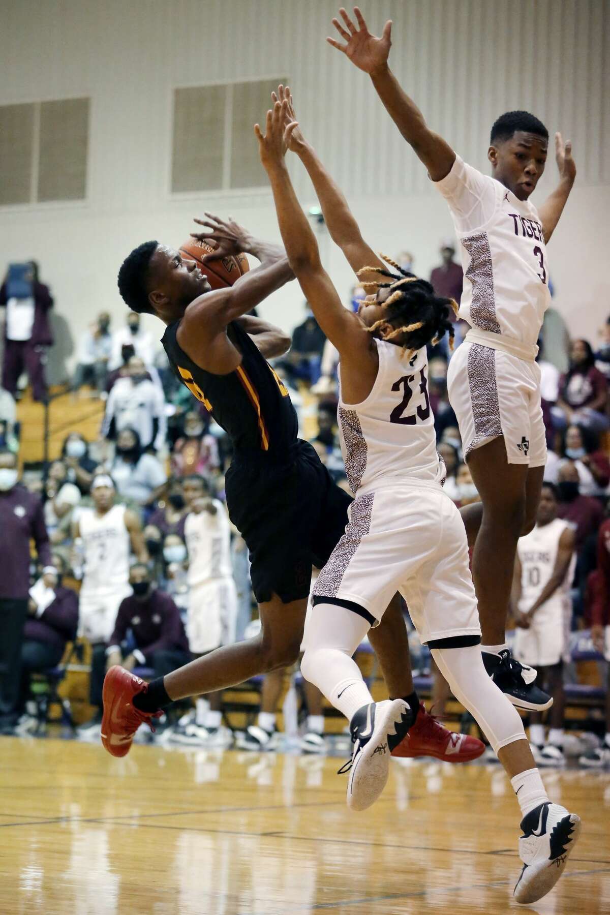 HS boys basketball playoff notebook: Yates upended by Silsbee