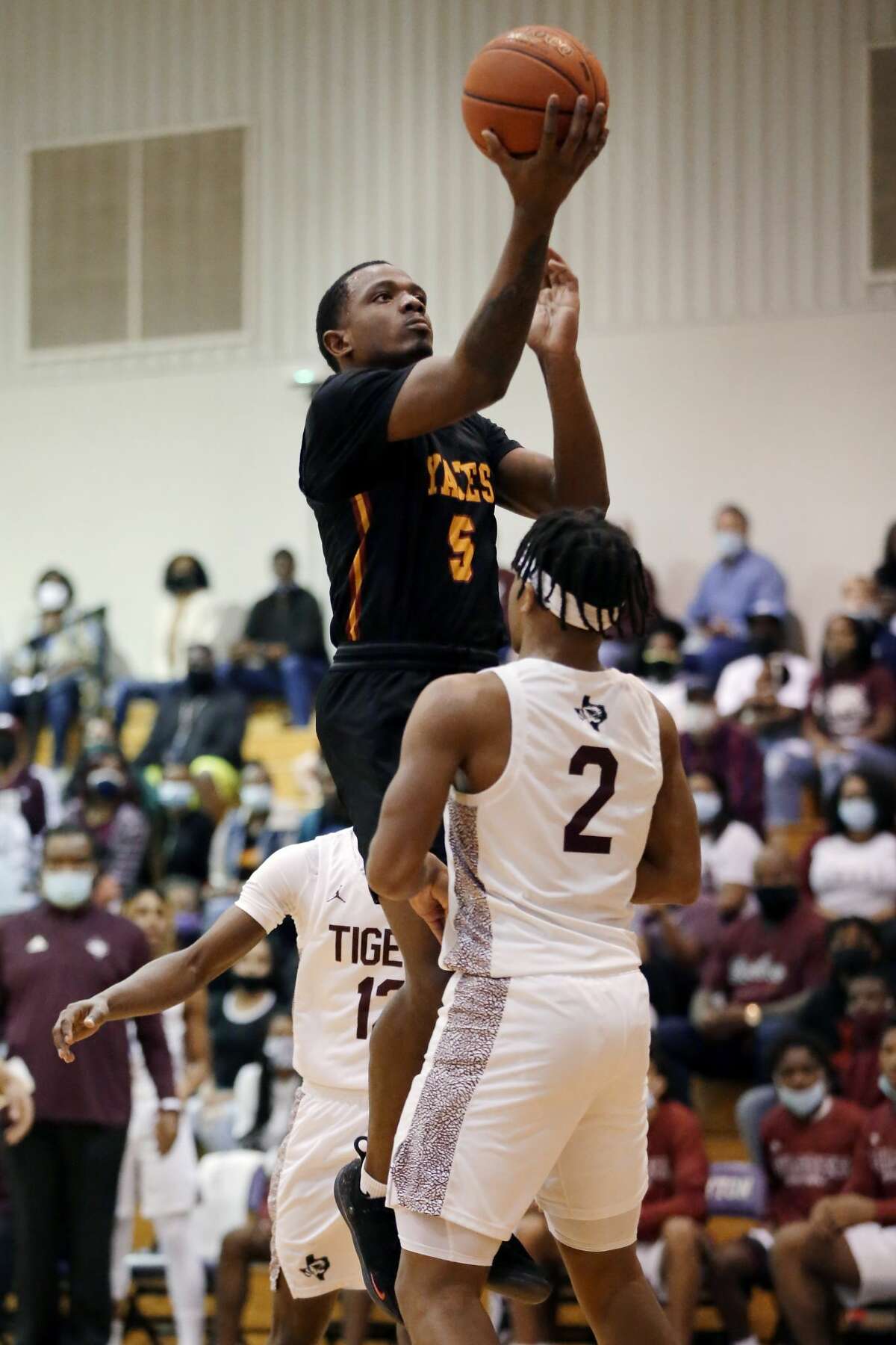 HS boys basketball playoff notebook: Yates upended by Silsbee