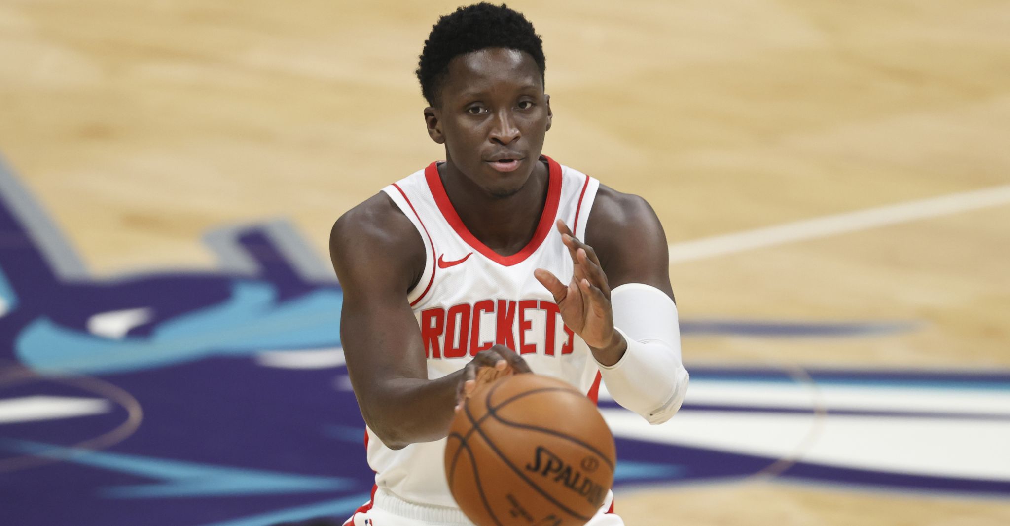 Victor Oladipo turns down Rockets' 2-year, $45.2 million extension offer