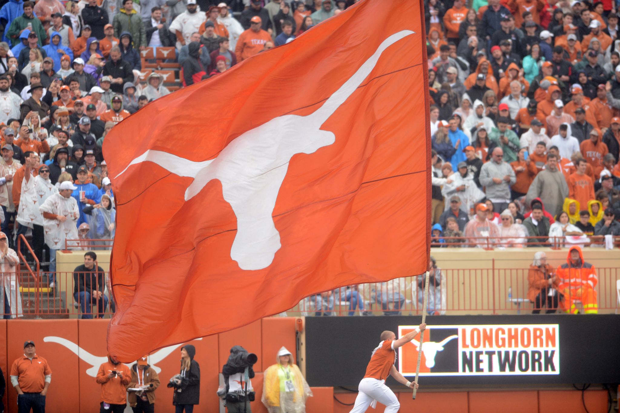 Wealthy UT-Austin alumni supporting 'Eyes of Texas' threatened to pull ...