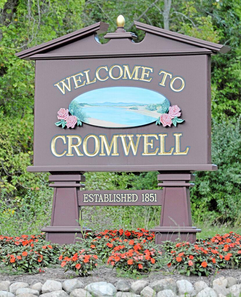 Telephones ring ‘off the wall’ in Cromwell as vaccination eligibility ...