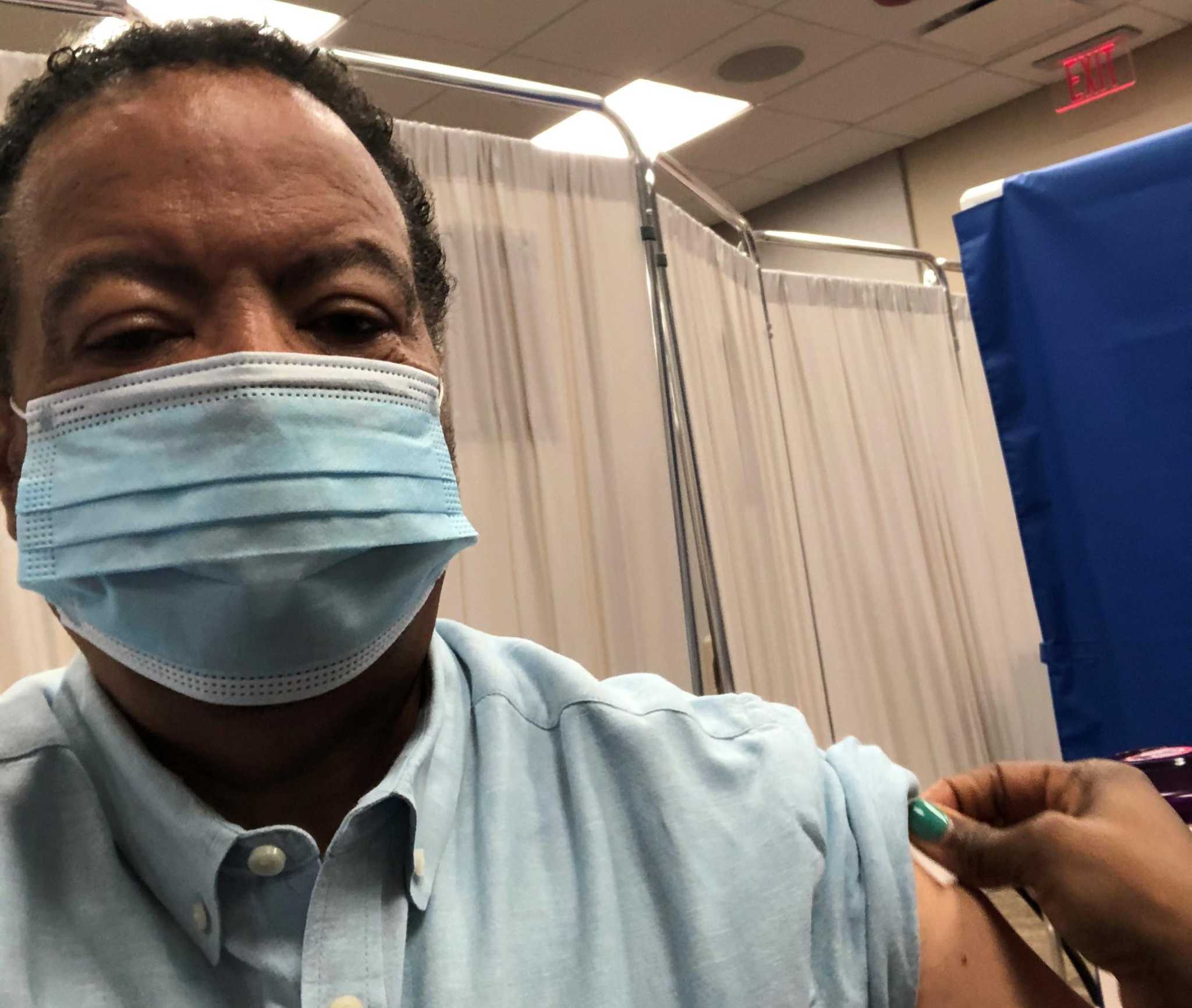 Opinion: A Black doctor and scientist on vaccinating minorities