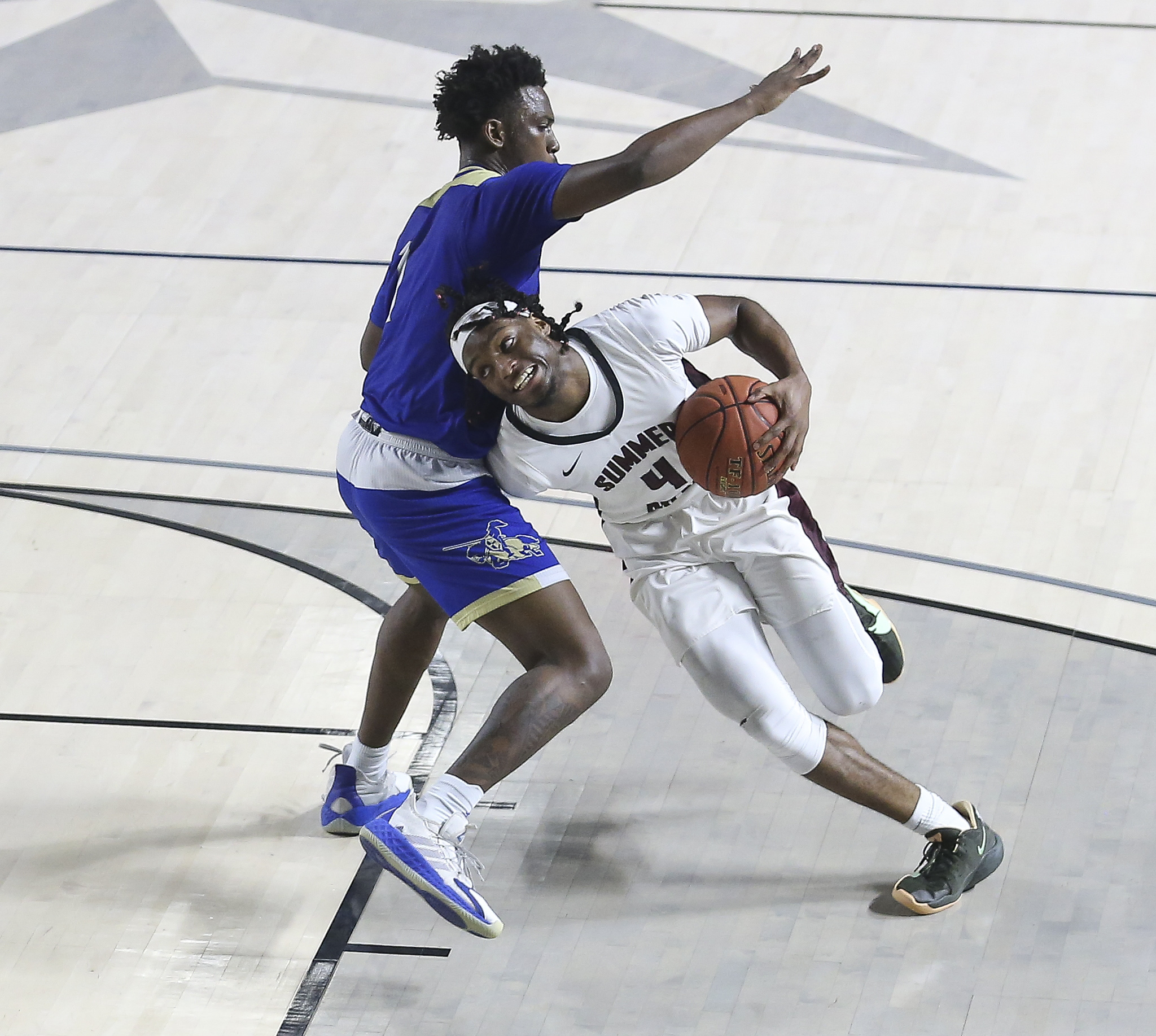 Summer Creek boys edge Elkins, advance to first regional final