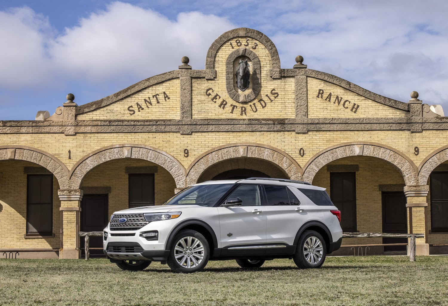 Ford Offers The First-Ever King Ranch Explorer