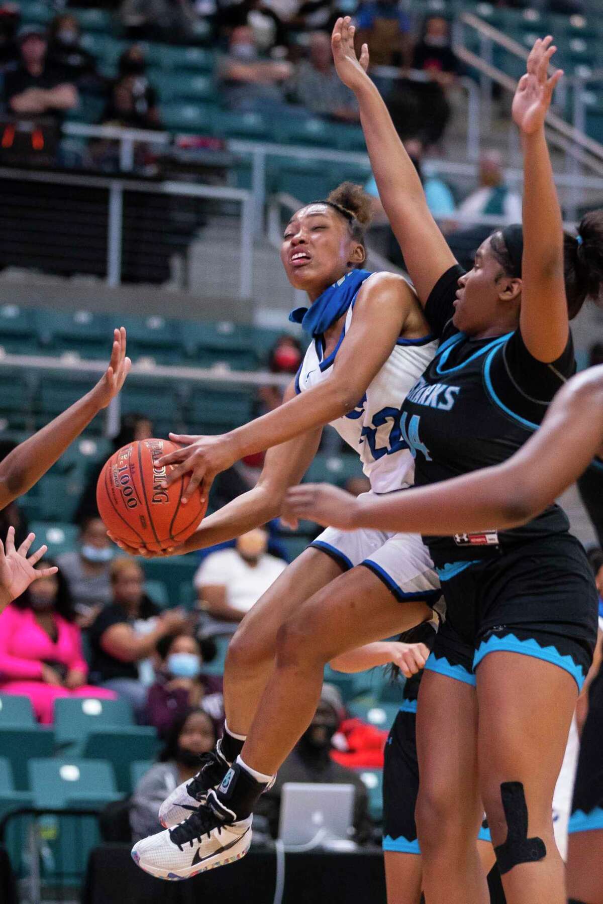 Shadow Creek Sharks hold off Pearland Dawson Eagles