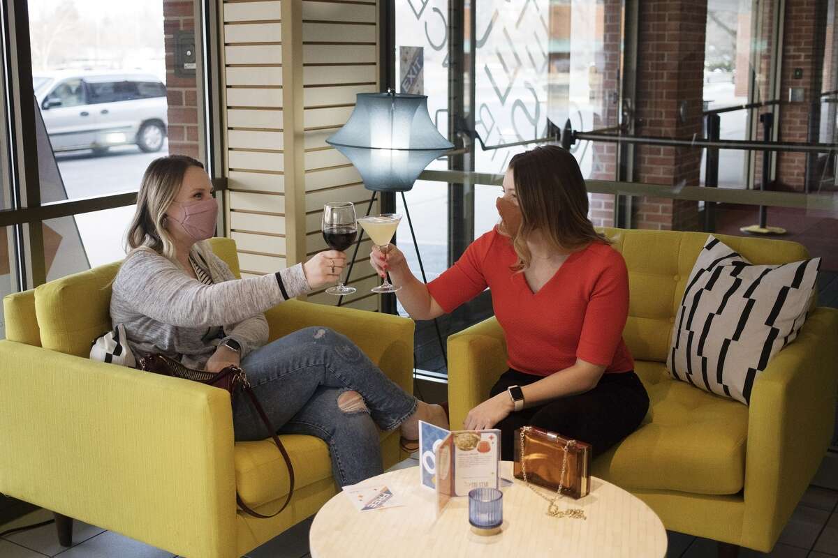 Pendulum Lounge opens at Midland Center for the Arts