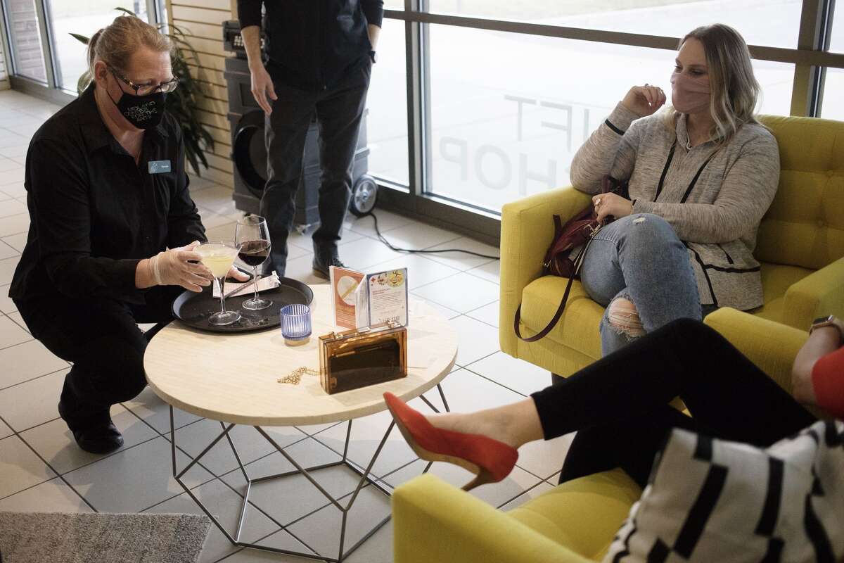 Pendulum Lounge opens at Midland Center for the Arts