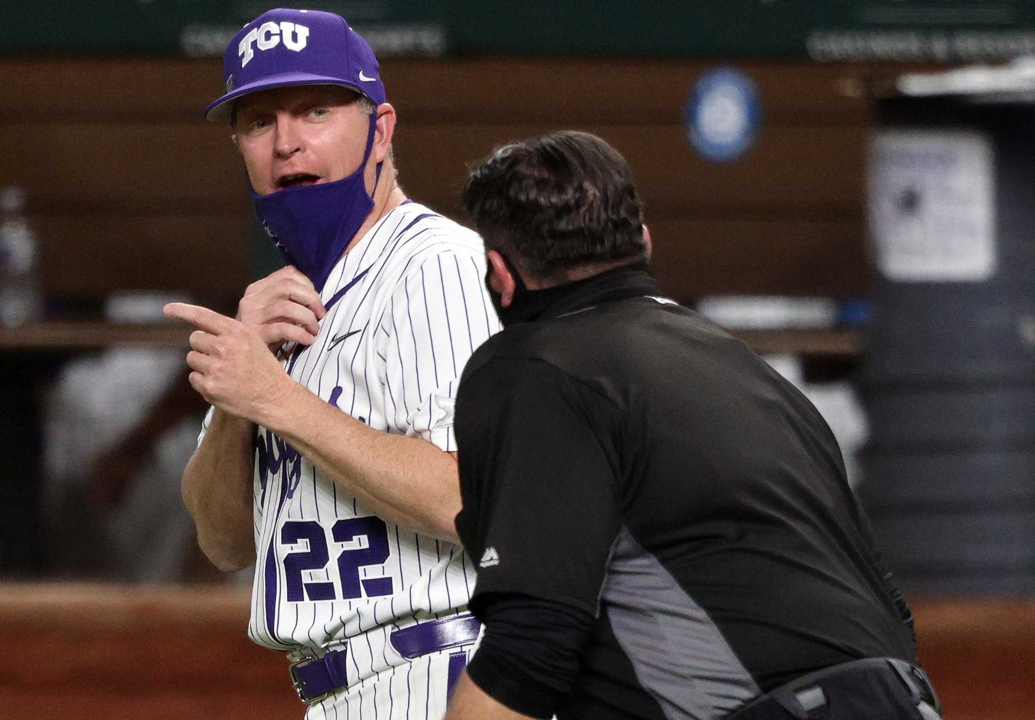 College Classic has a Texas feel at Minute Maid Park