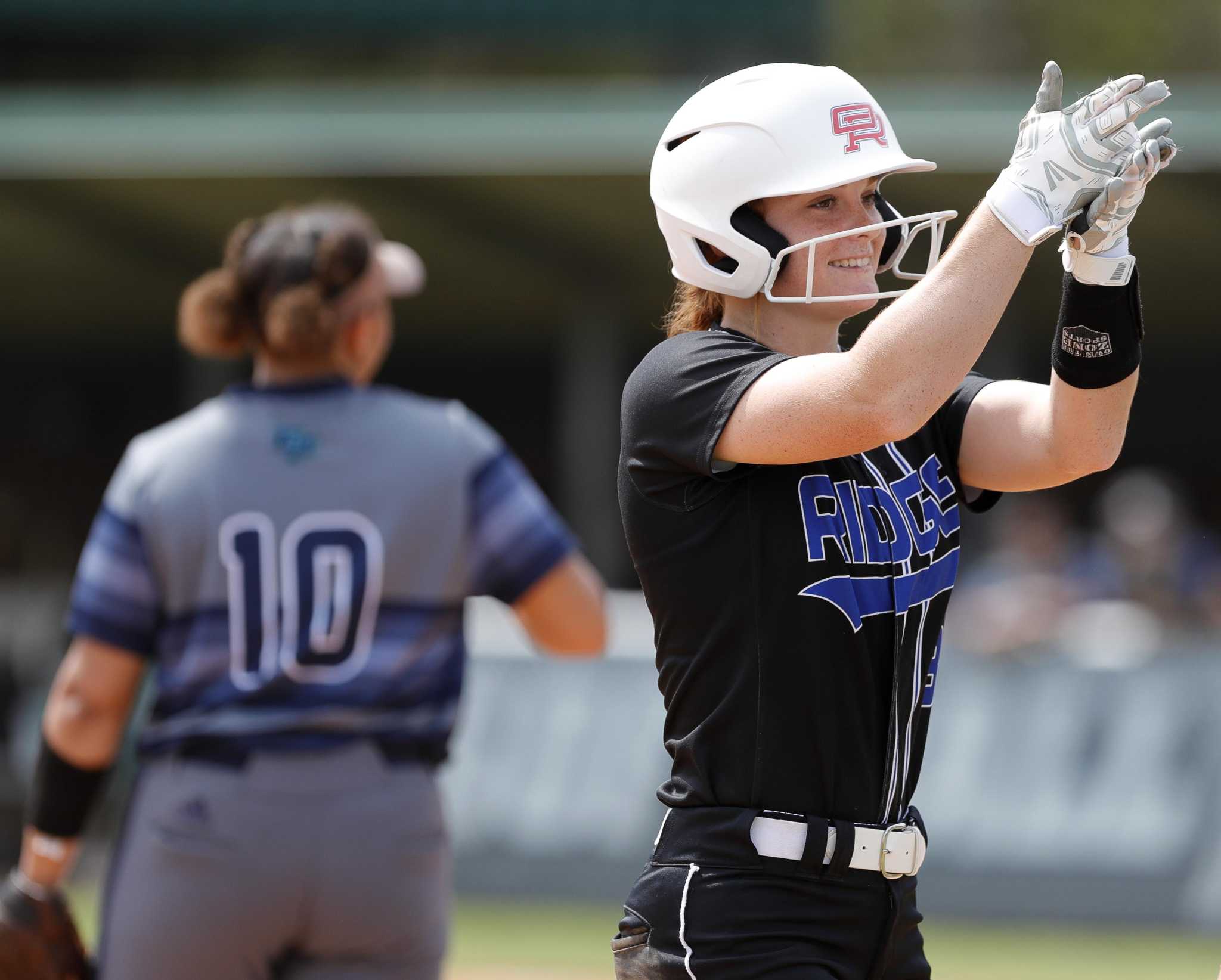 SOFTBALL ROUNDUP: Willis rolls at home; Oak Ridge wins two