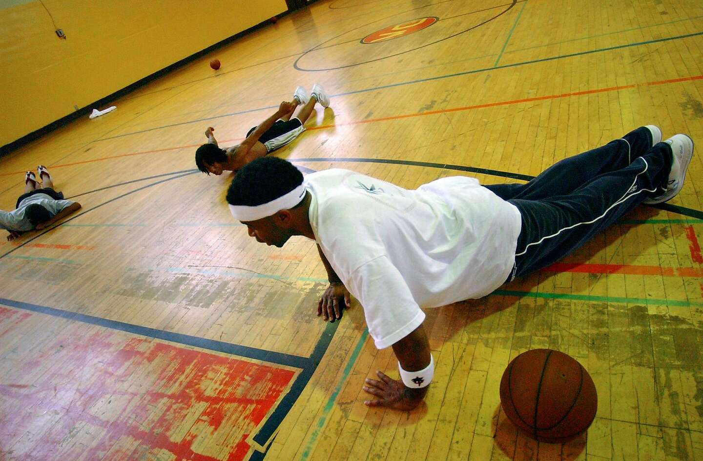 Oakland hoops legend Hook Mitchell’s life after death: False rumors ...