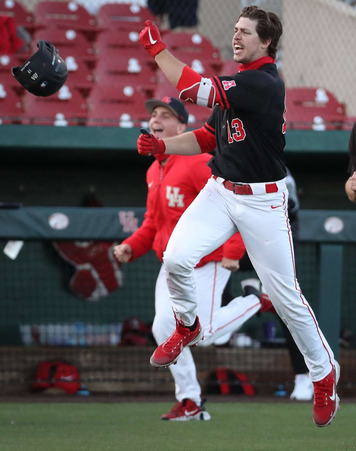 Tyler Bielamowicz’s blast walks it off for UH against No. 20 Texas
