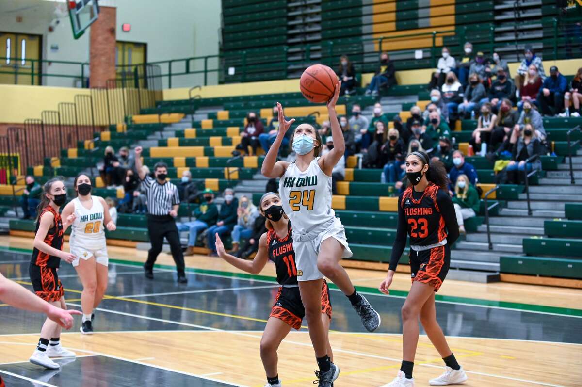 Lewis Garner brings 30-plus years of hoops IQ to Dow bench