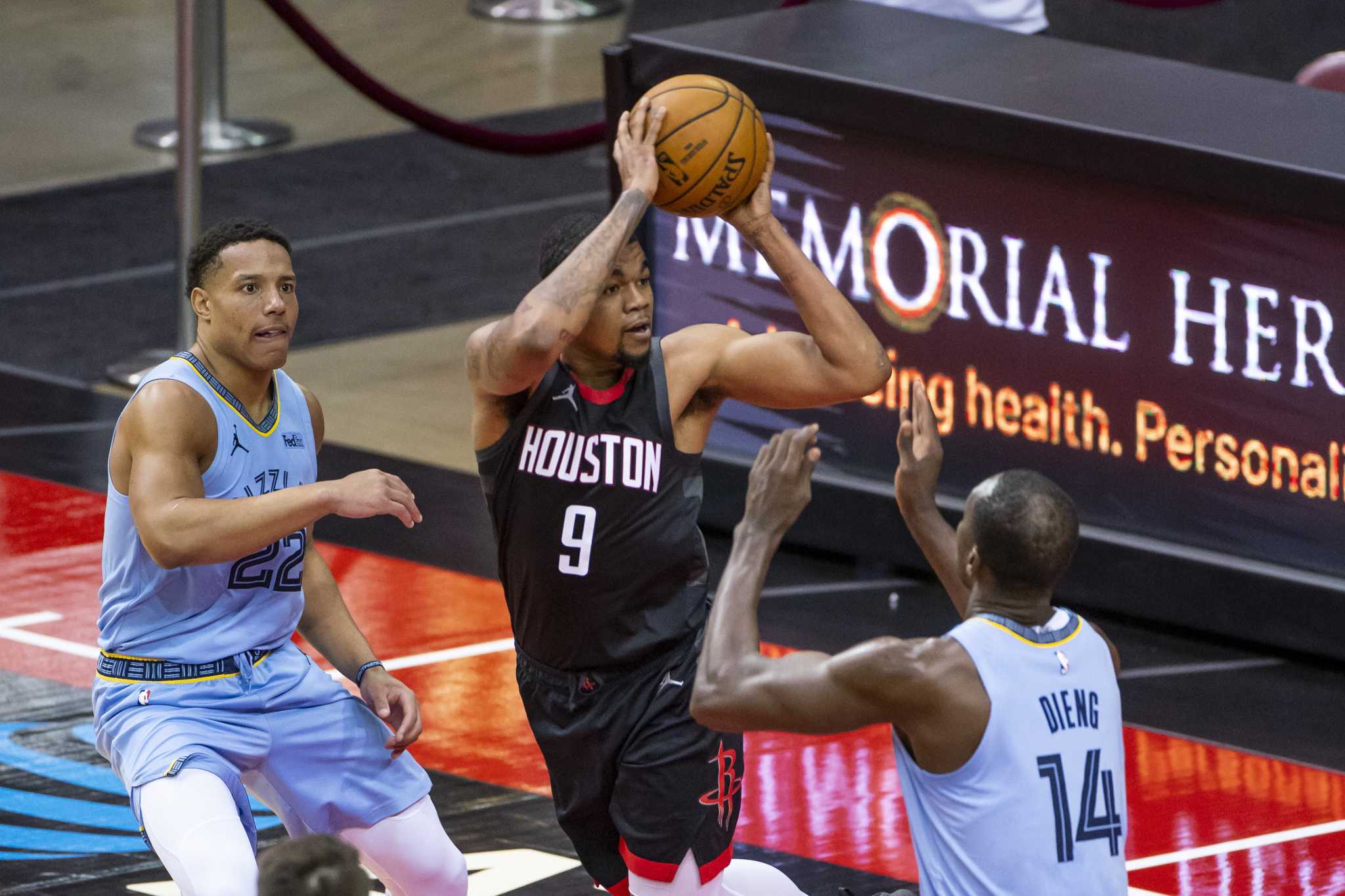 Rockets signing Mason Jones to 10-day contract