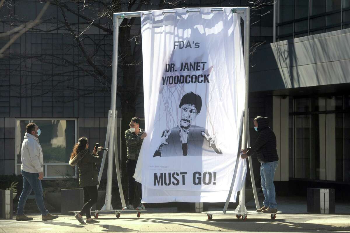 800-pound spoon movement leader launches new anti-Purdue demonstration ...