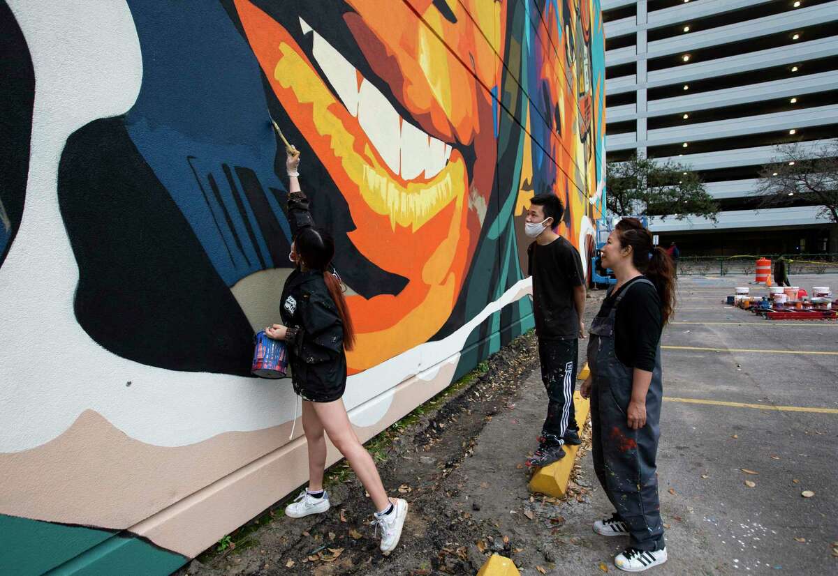 Massive Houston mural is done — and it has a message about hunger