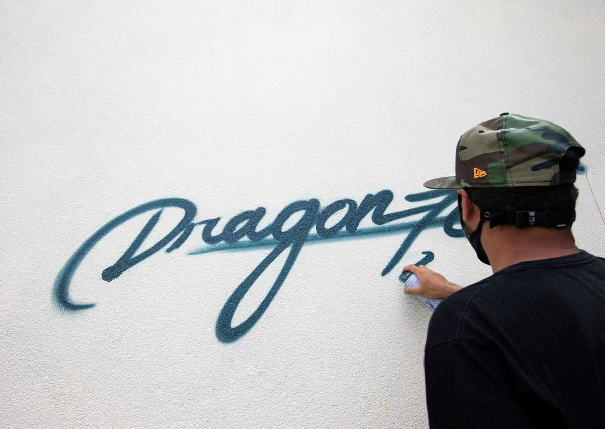 Massive Houston mural is done — and it has a message about hunger