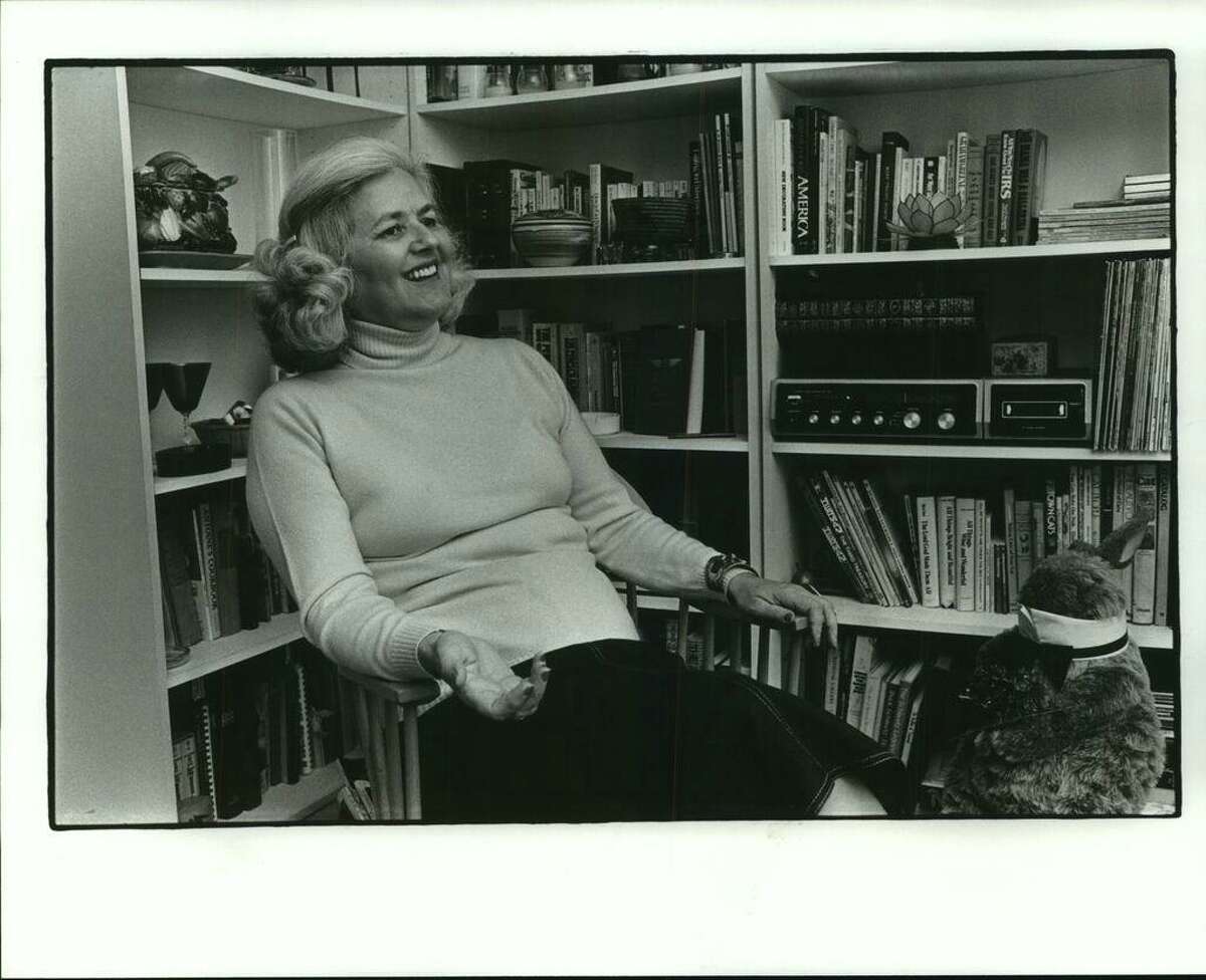 ‘Godmother of Texas antiques’ Emma Lee Turney dies