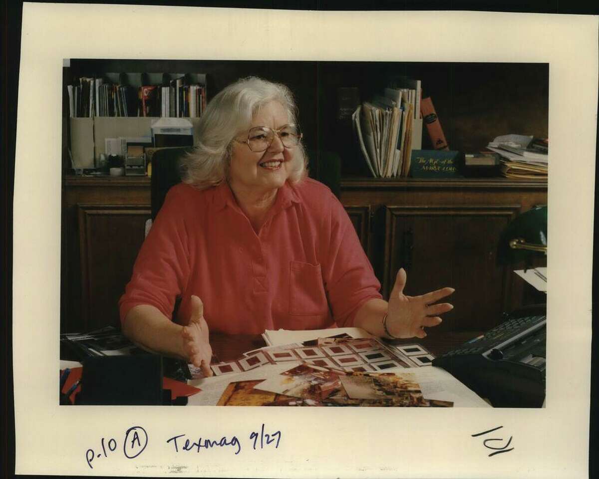 ‘Godmother of Texas antiques’ Emma Lee Turney dies