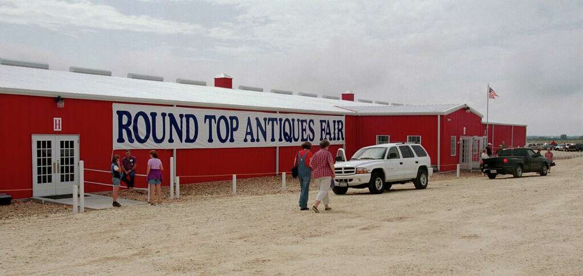 ‘Godmother of Texas antiques’ Emma Lee Turney dies