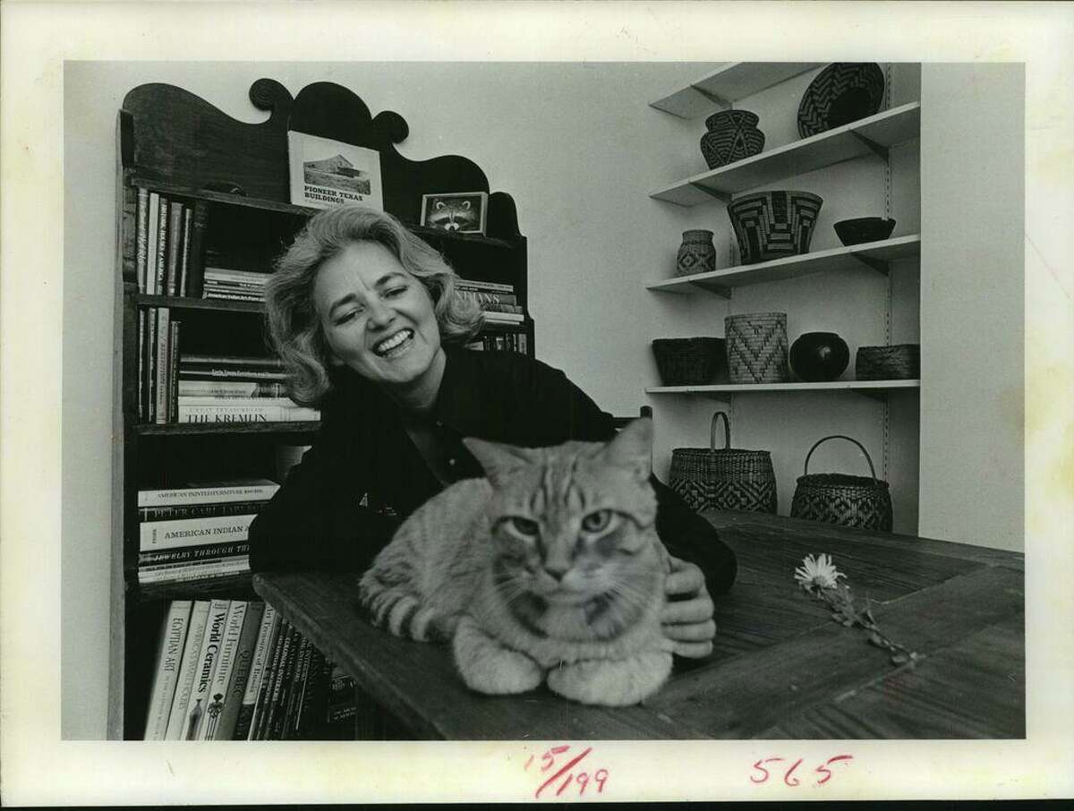 ‘Godmother of Texas antiques’ Emma Lee Turney dies