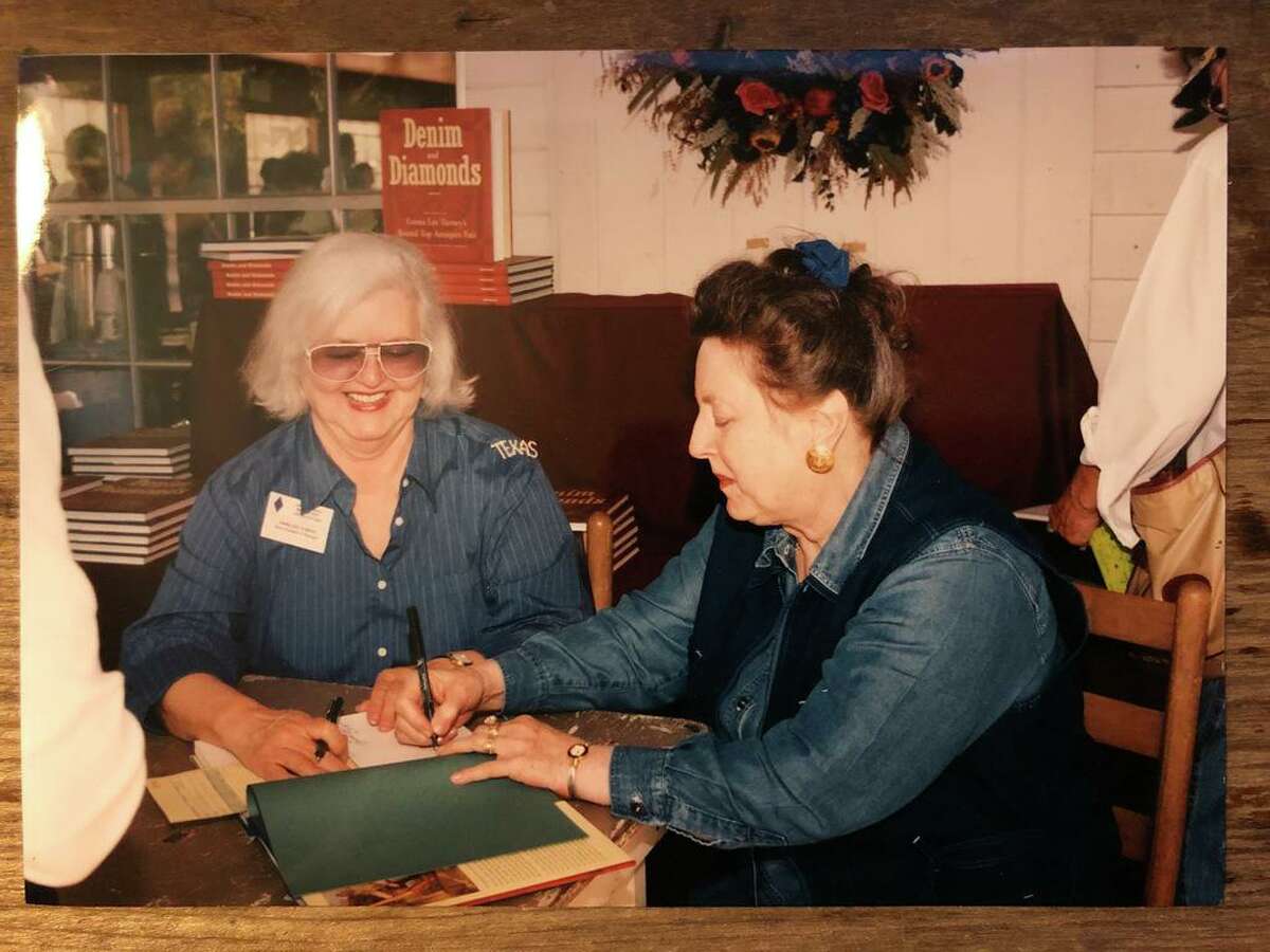 ‘Godmother of Texas antiques’ Emma Lee Turney dies