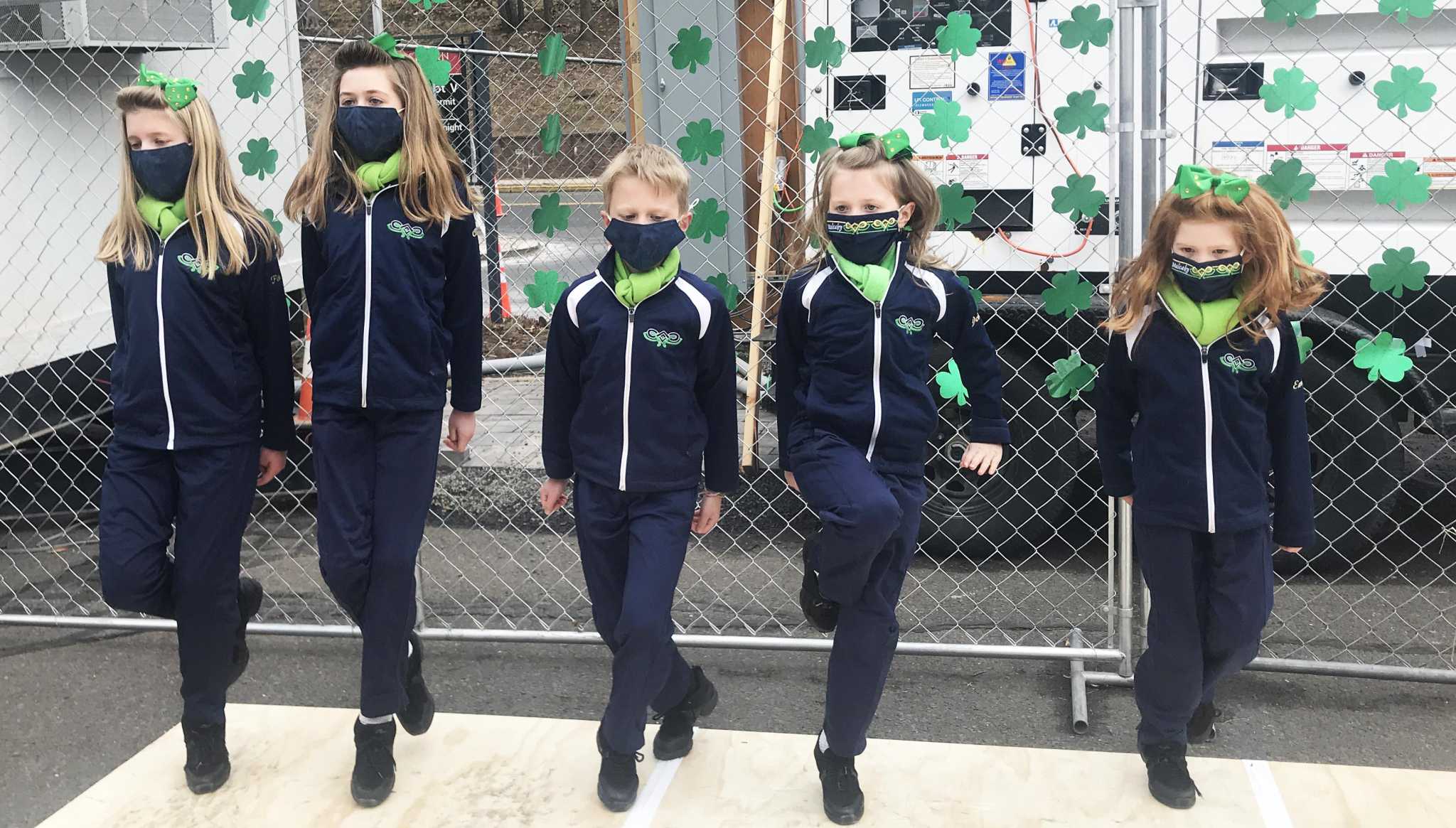 St. Patrick’s Day flash mob delights crowd at Middletown vaccination clinic