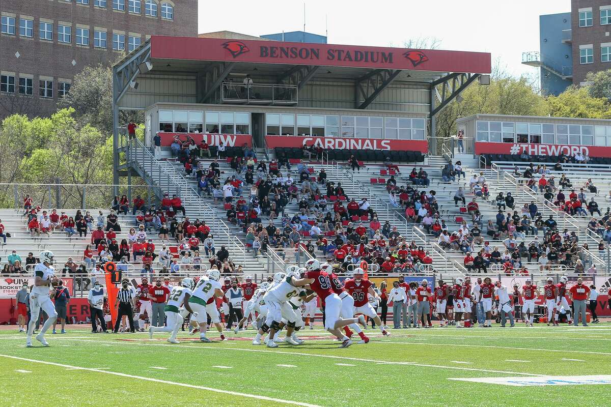 Freshman Cameron Ward throws record six passing touchdowns as UIW ...