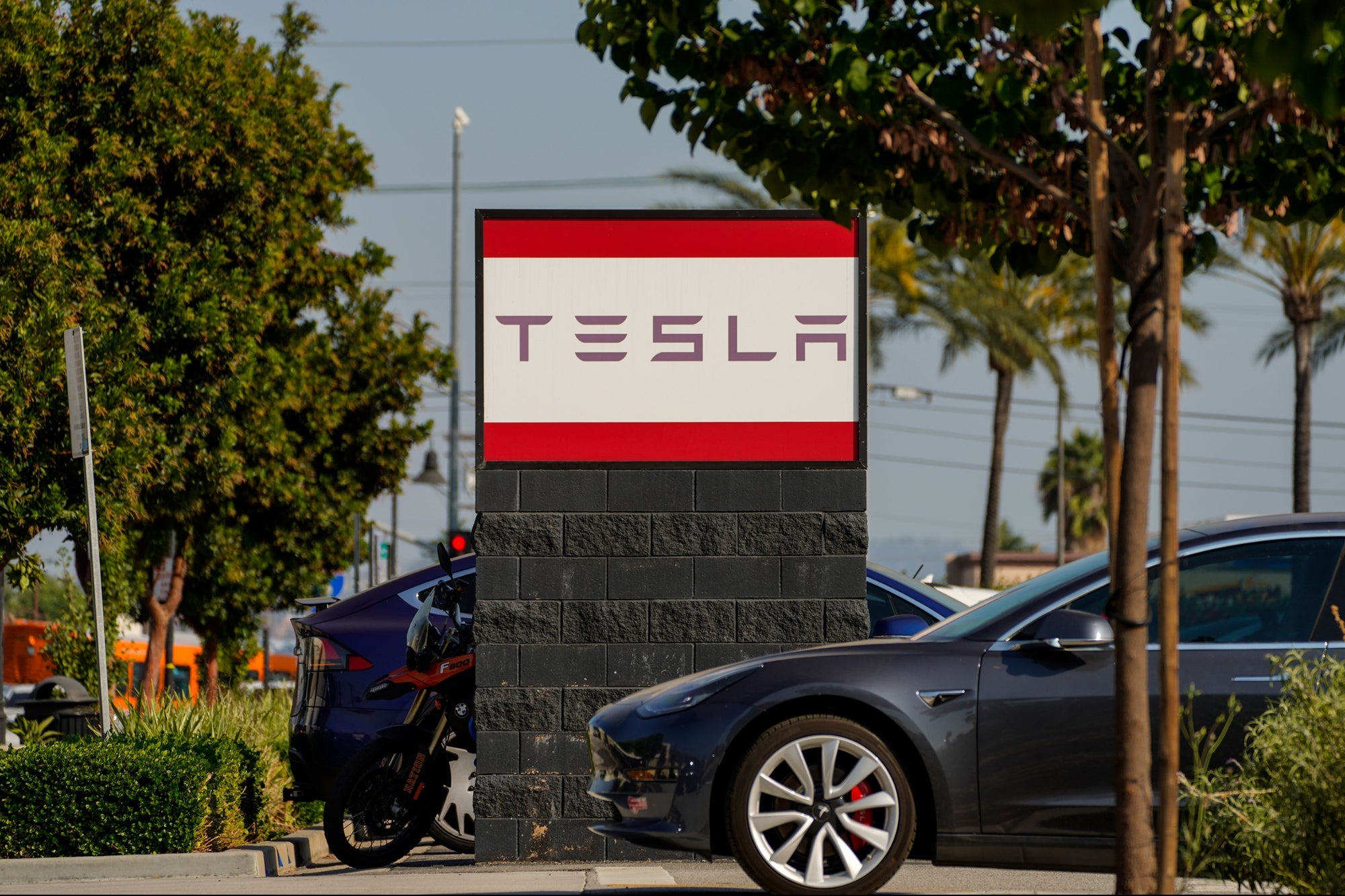 Elon Musk Hits Back at Claims That Teslas Could Be Used to Spy on ...
